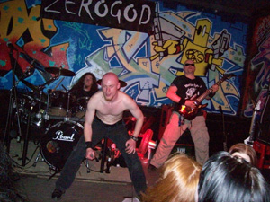 ZEROGOD, RED GRIN, CENTRAL SACRAMENT & HORSEDICK Live-Bericht